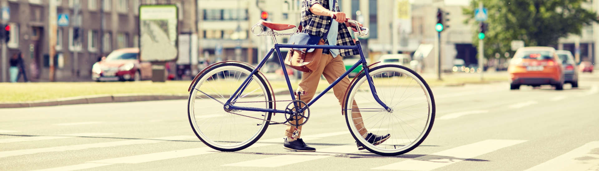 Rowerzysta na przejściu dla pieszych – przepisy | Poradnik NN.pl